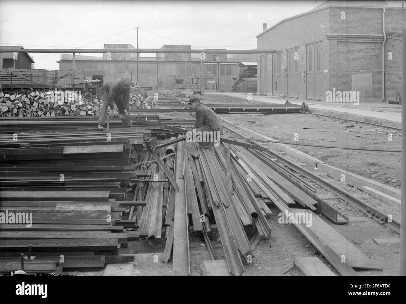 L iron Black and White Stock Photos & Images - Alamy