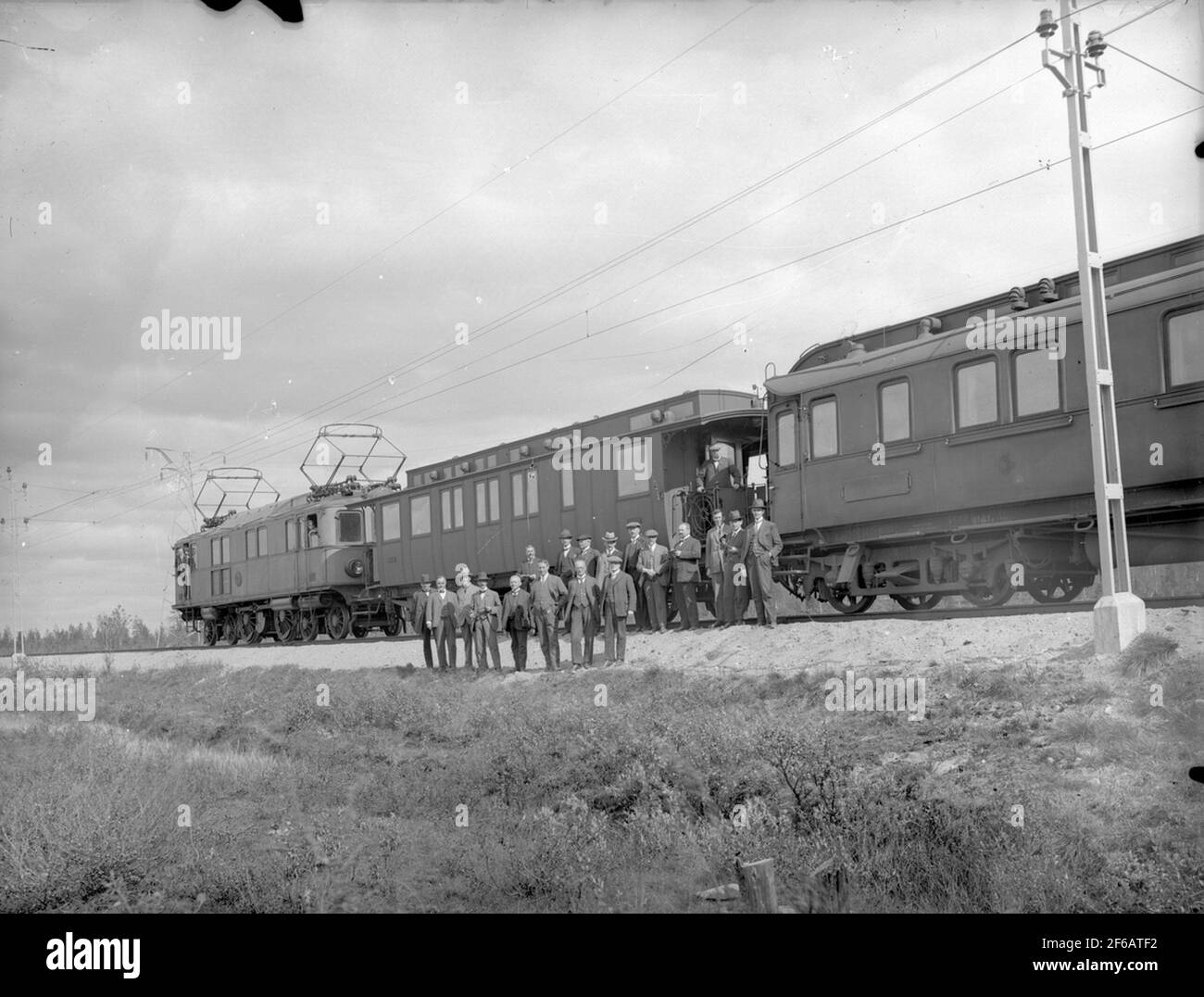 The state's railways, SJ Pa 27 with inspection train. The locomotive is ...