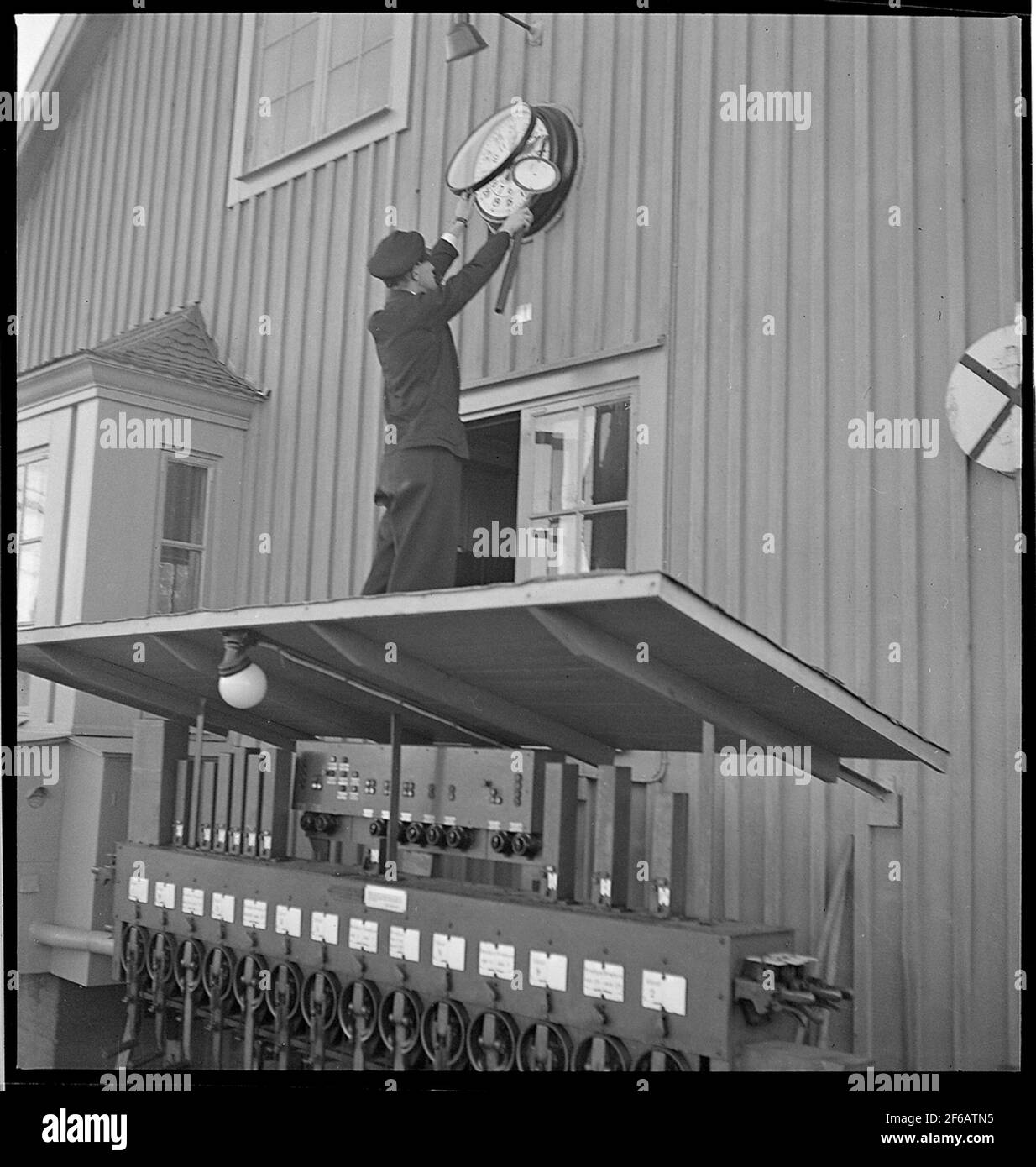 Adjusts equipment Black and White Stock Photos & Images - Alamy