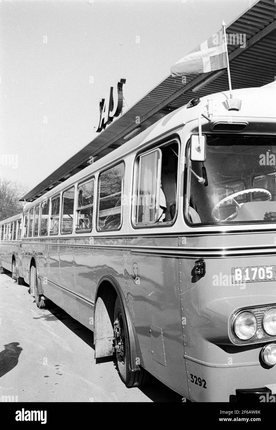 State Railways SJ Bus 3292, Press View, SAS Terminal at Haga and ...