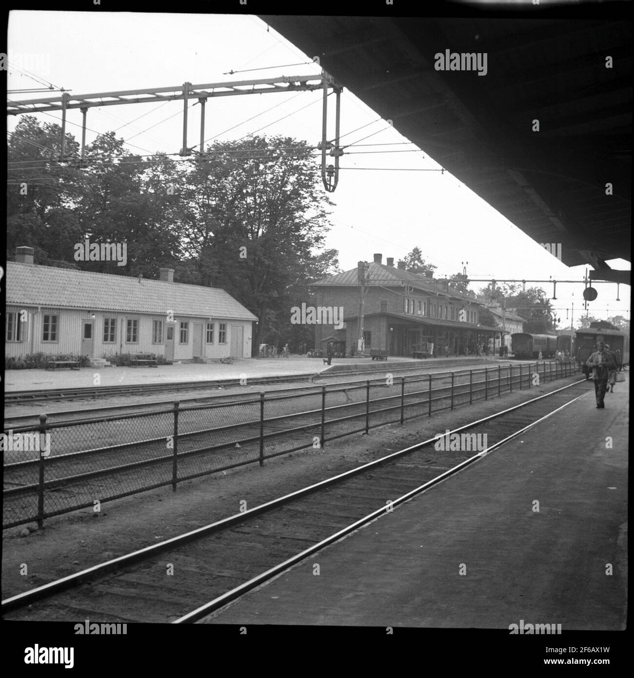 Wedge railway station. On the track at the far right, an older lantern ...