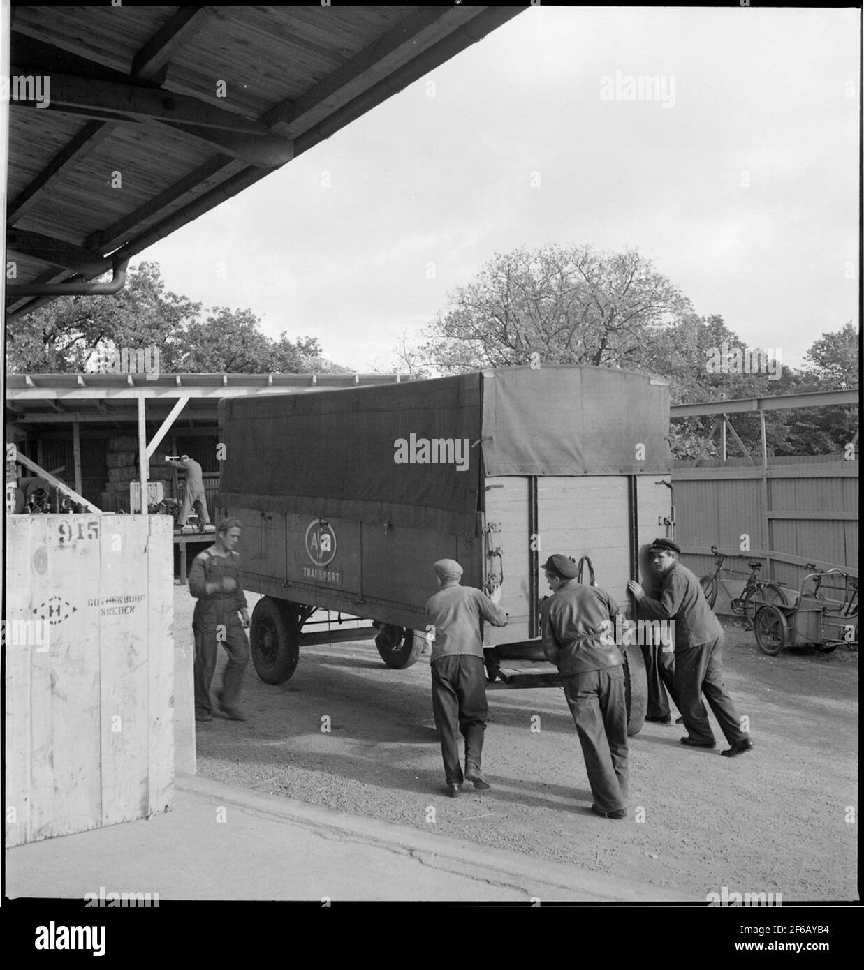 Trailer logistics Black and White Stock Photos & Images - Alamy