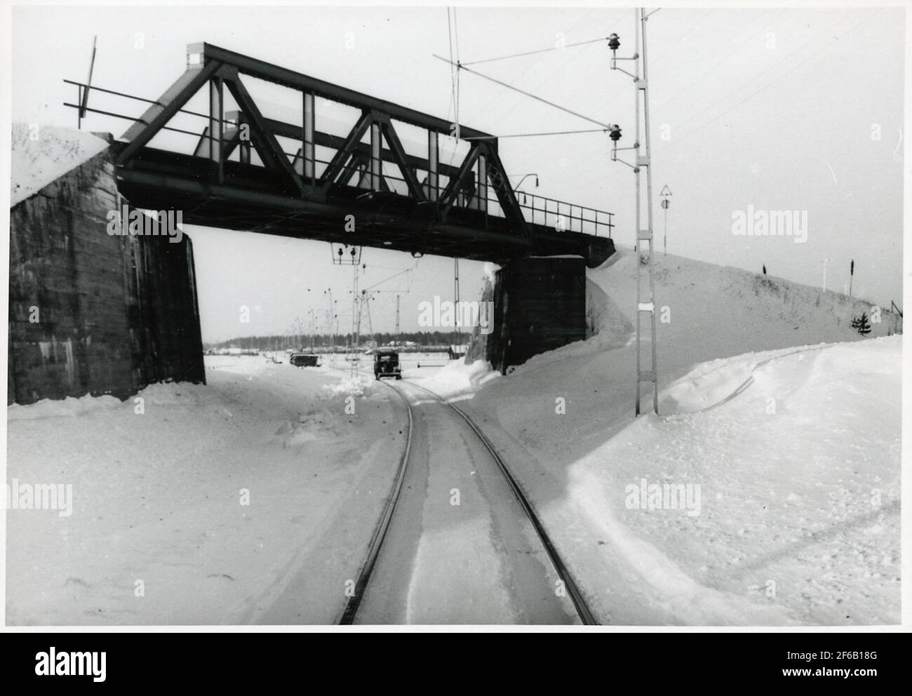 Bridge over railroad tracks Stock Photo - Alamy