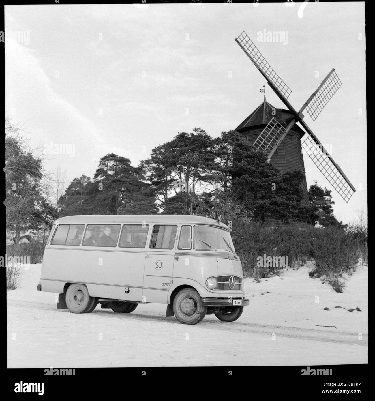 Mercedes bus Black and White Stock Photos & Images - Alamy