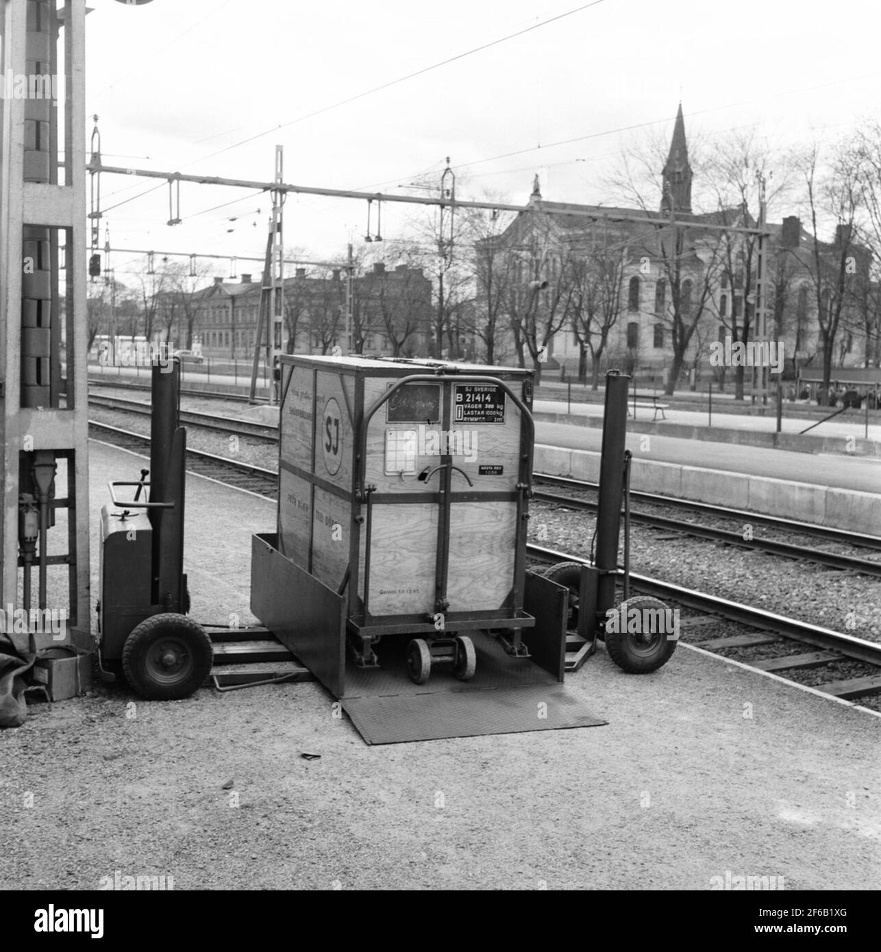 Platform wagon "Ruthman", small containers B21414Höj- and lowered ...