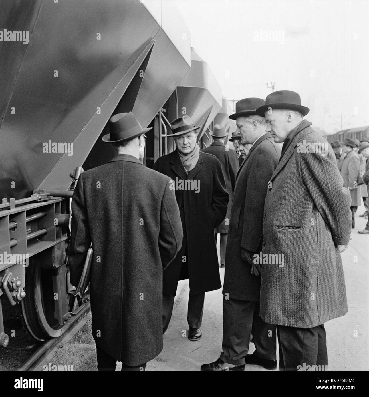 Display of sample model, Mar and Q12 wagons. Director General Erik ...