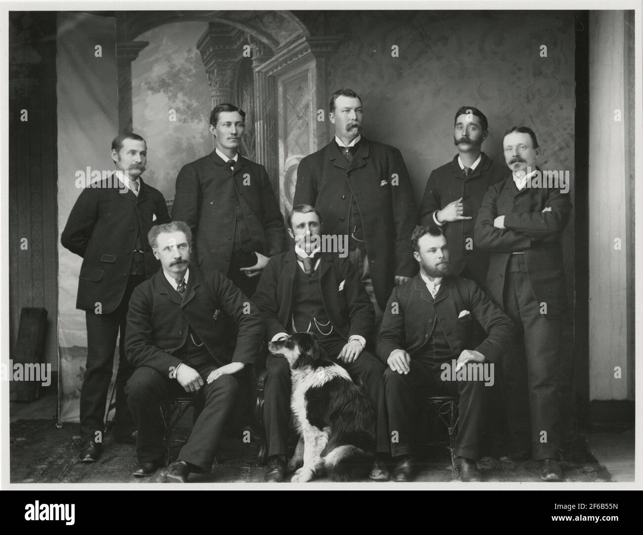 English Machine sets on black island, from left standing 2. Högberg and ...