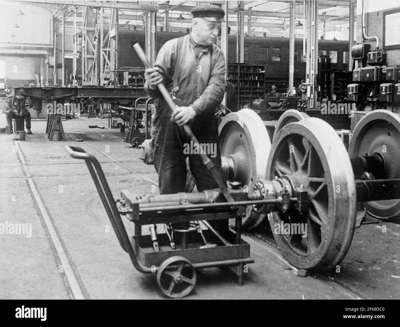 Apparatus of retraction of roller bearings Stock Photo - Alamy