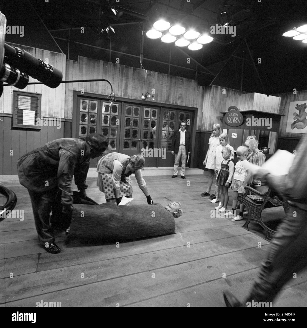 Recording tv hi-res stock photography and images - Alamy