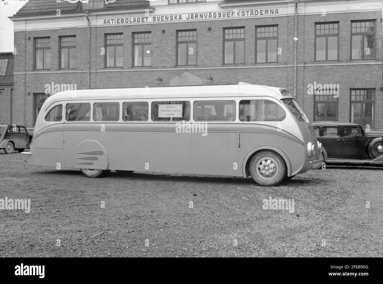 REO bus for Lindblads, Stockholm. The body manufactured by the limited ...