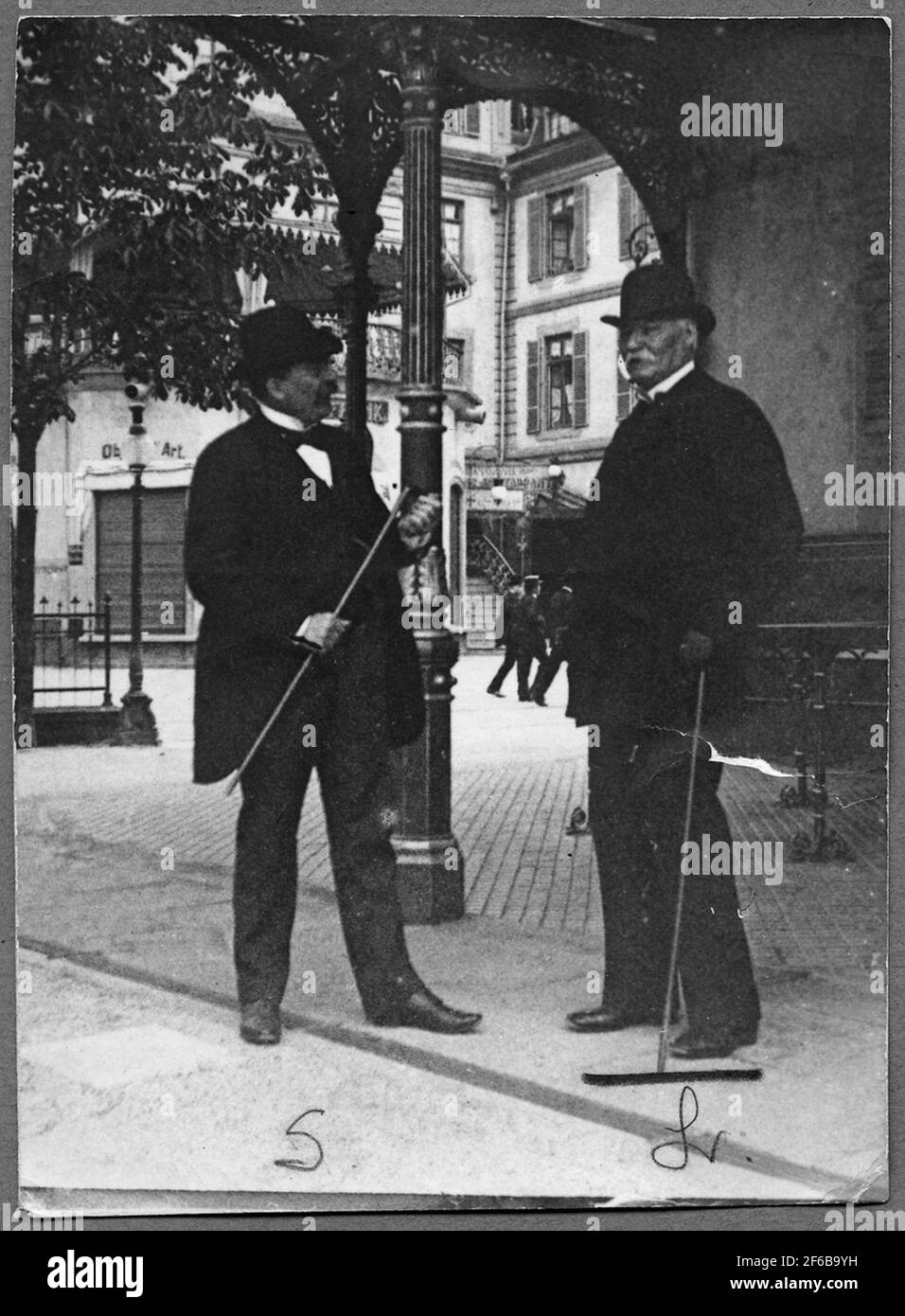 Director unknown Black and White Stock Photos & Images - Alamy