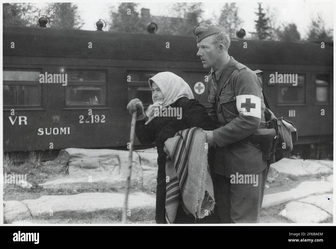 Finnish refugee receives assistance of military careers in Haparanda ...