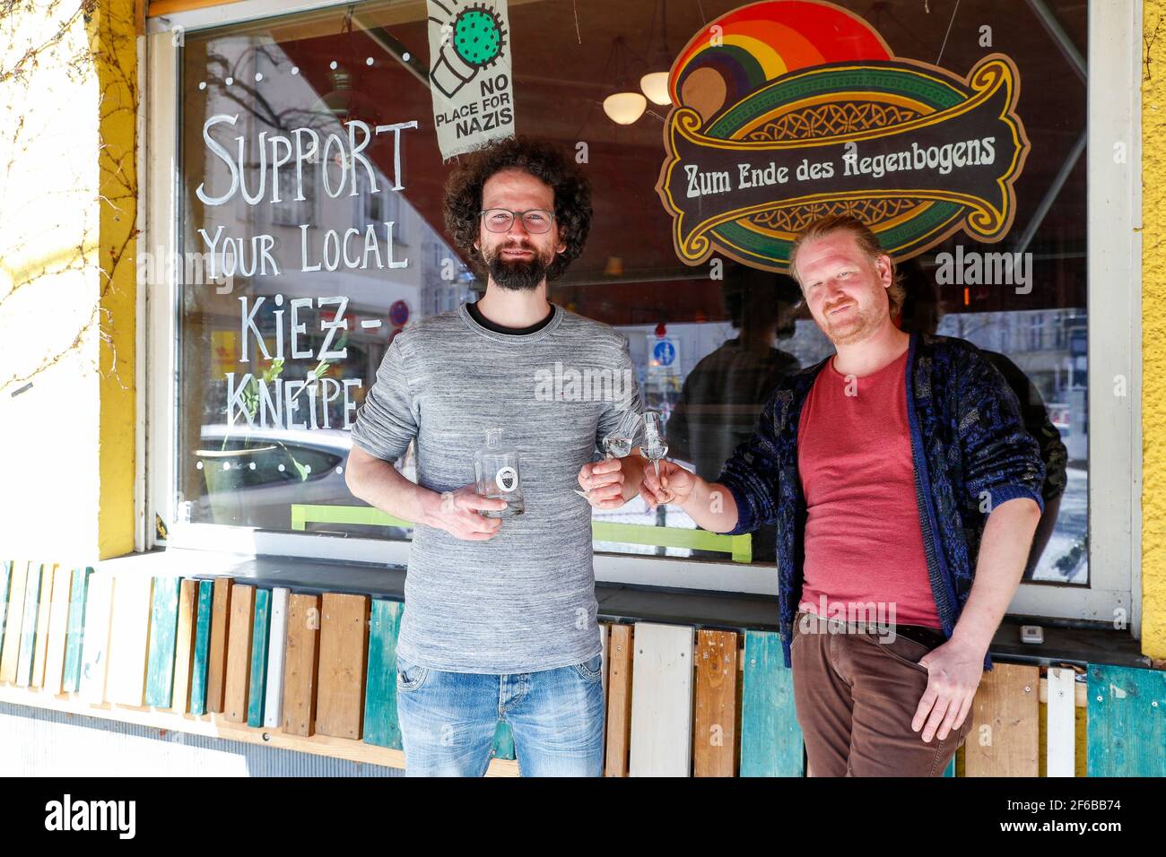 Berlin, Germany. 30th Mar, 2021. The inventors of "Rotbier Bierbrand" Jonas Mömken (l) and Simon ...