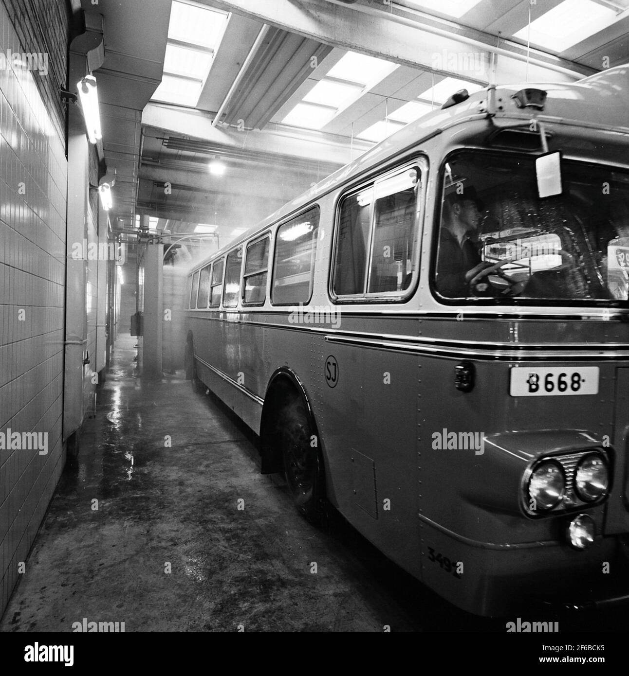 The state's railways, SJ car traffic Råsta bus garage. Laundry of bus ...
