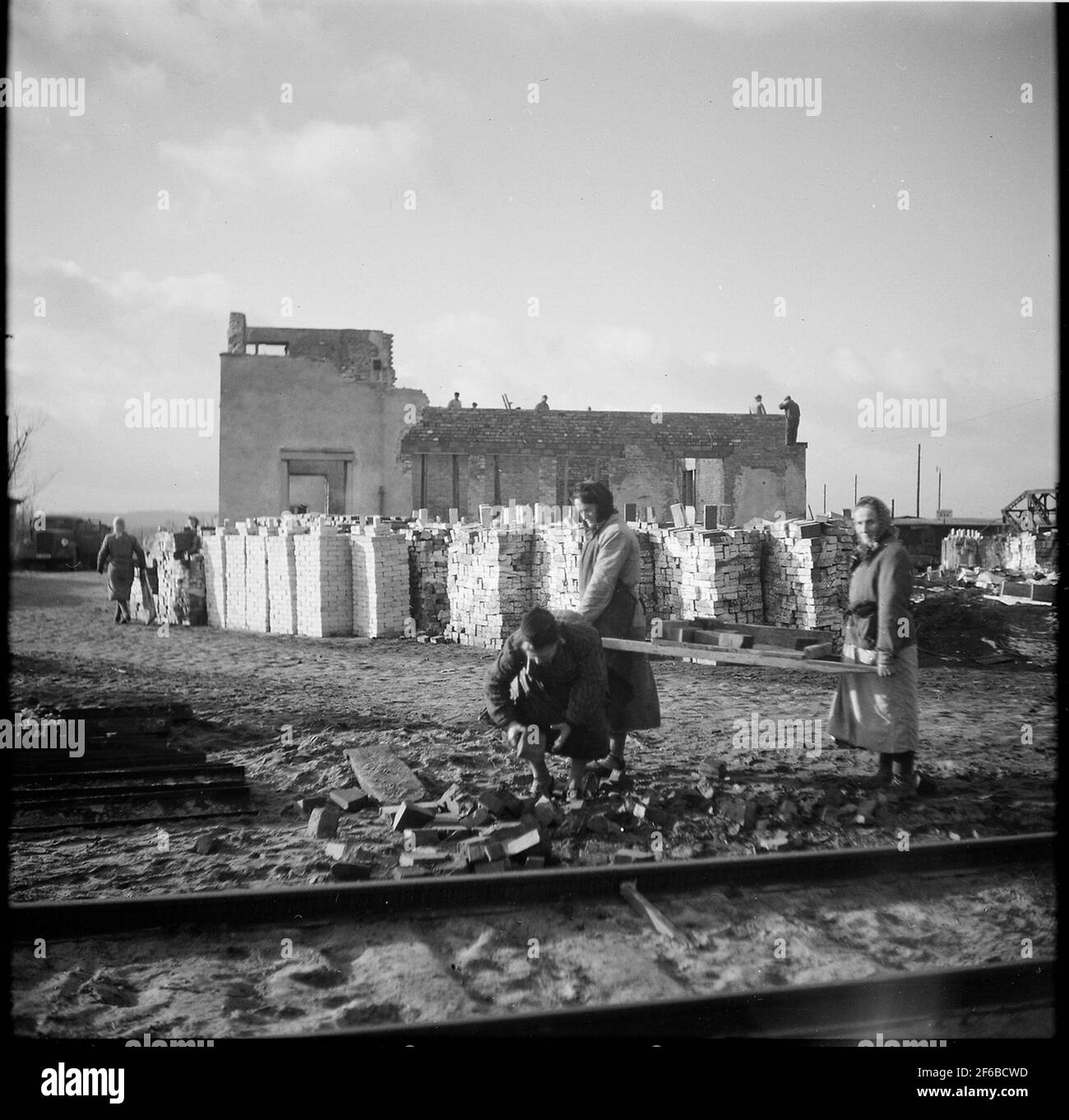 Bombed house hi-res stock photography and images - Alamy