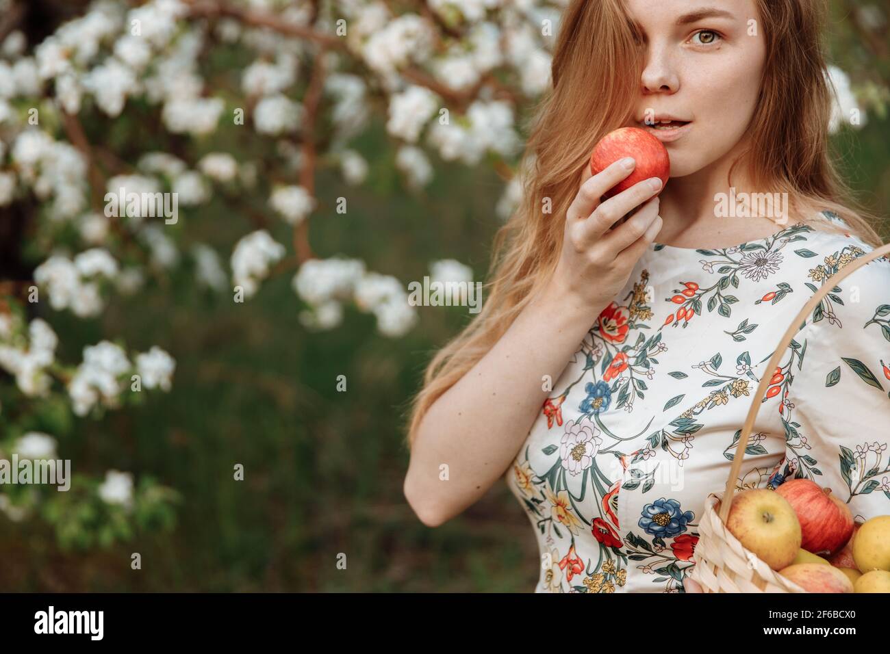 Lady red lipstick eating hi-res stock photography and images - Alamy