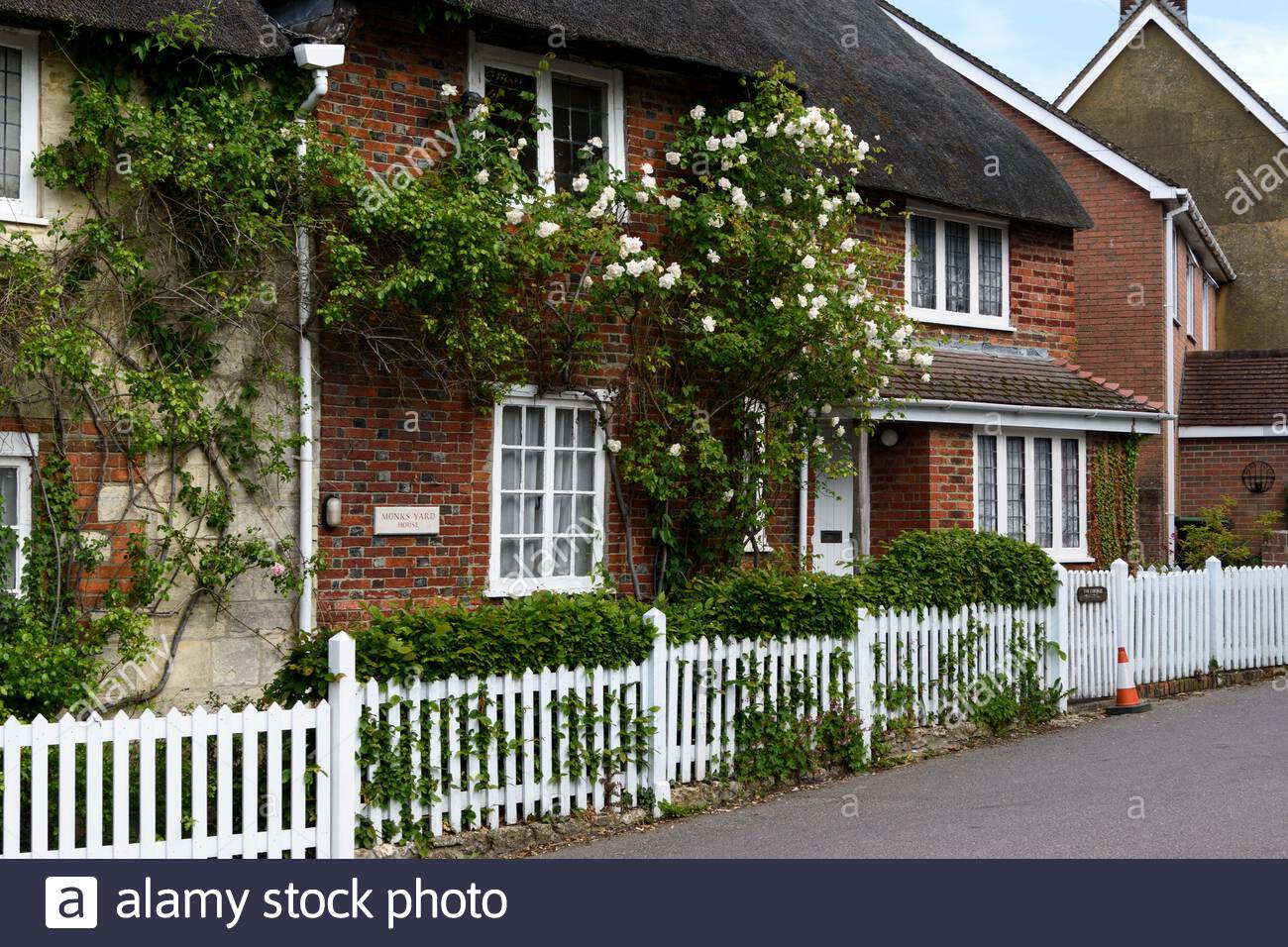 English Roses Front Door High Resolution Stock Photography and Images ...