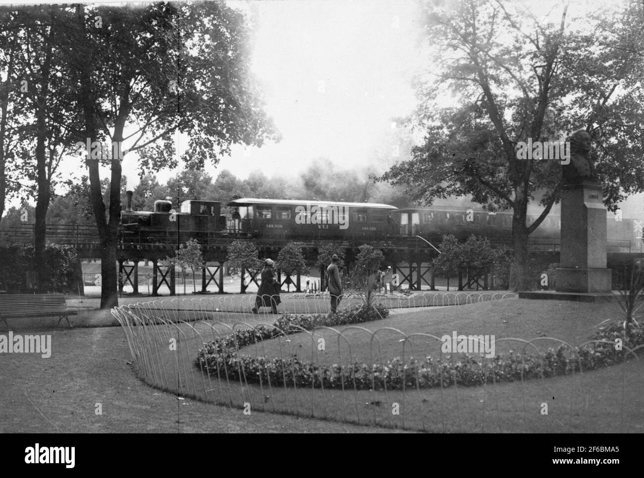 Evolution person Black and White Stock Photos & Images - Alamy