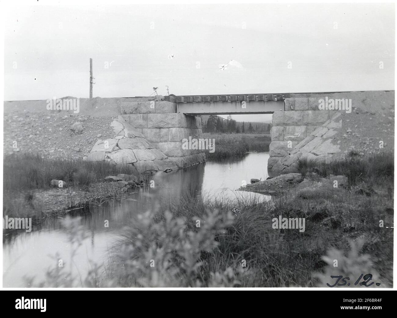 Roach bridge hi-res stock photography and images - Alamy