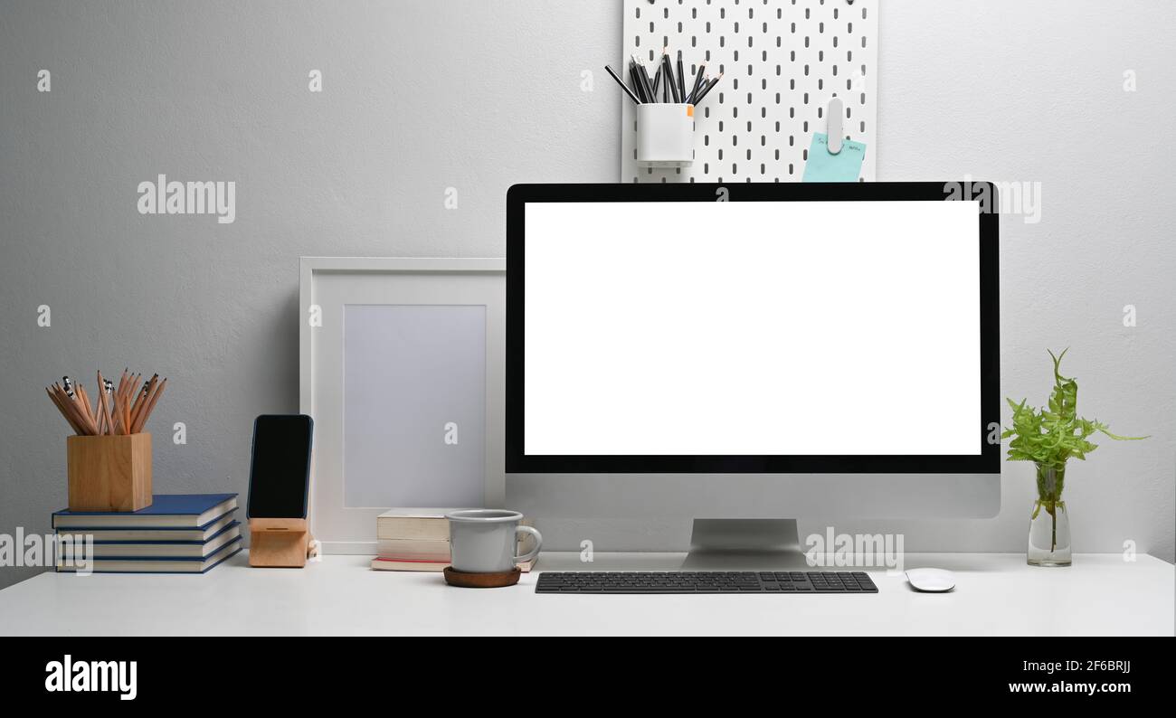 Interior office workplace pegboard hi-res stock photography and images ...