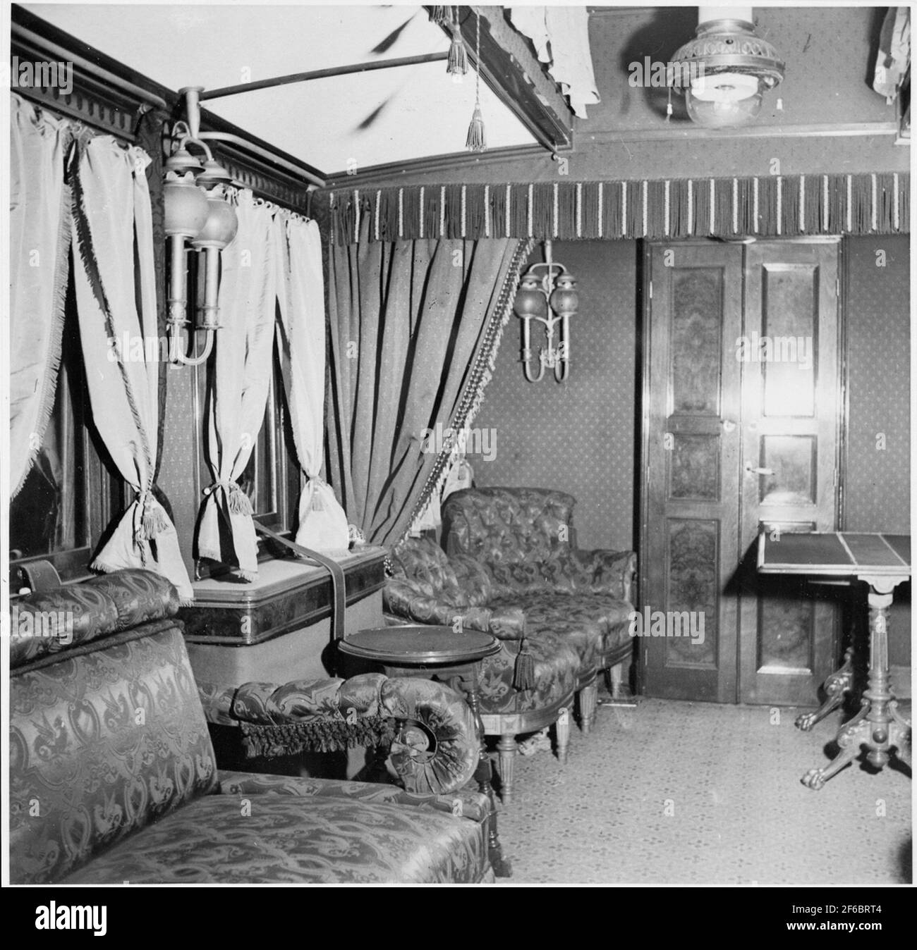 Queen Sofia lounge wagon, blue salon Stock Photo - Alamy