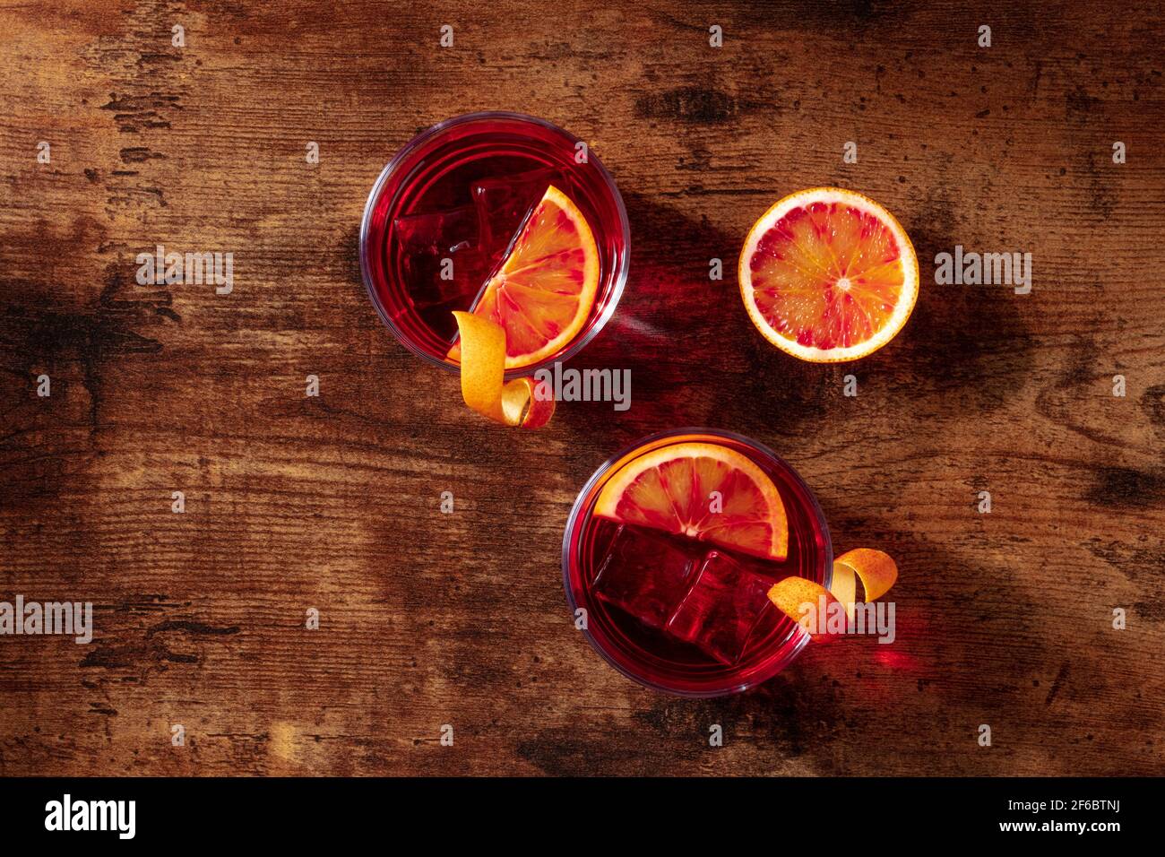 Whiskey cocktail overhead hi-res stock photography and images - Alamy