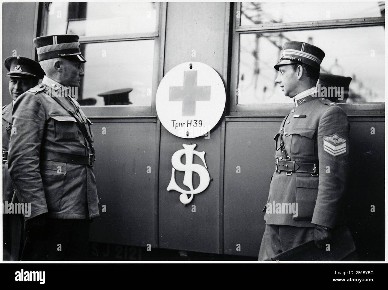 General Thörnell and Bureage Manager Wrede by train for sick transport ...