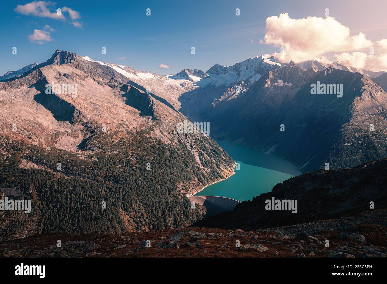 Zillertal, Austrian Alps. Summer mountain scenery, Olpererhütte refugee ...
