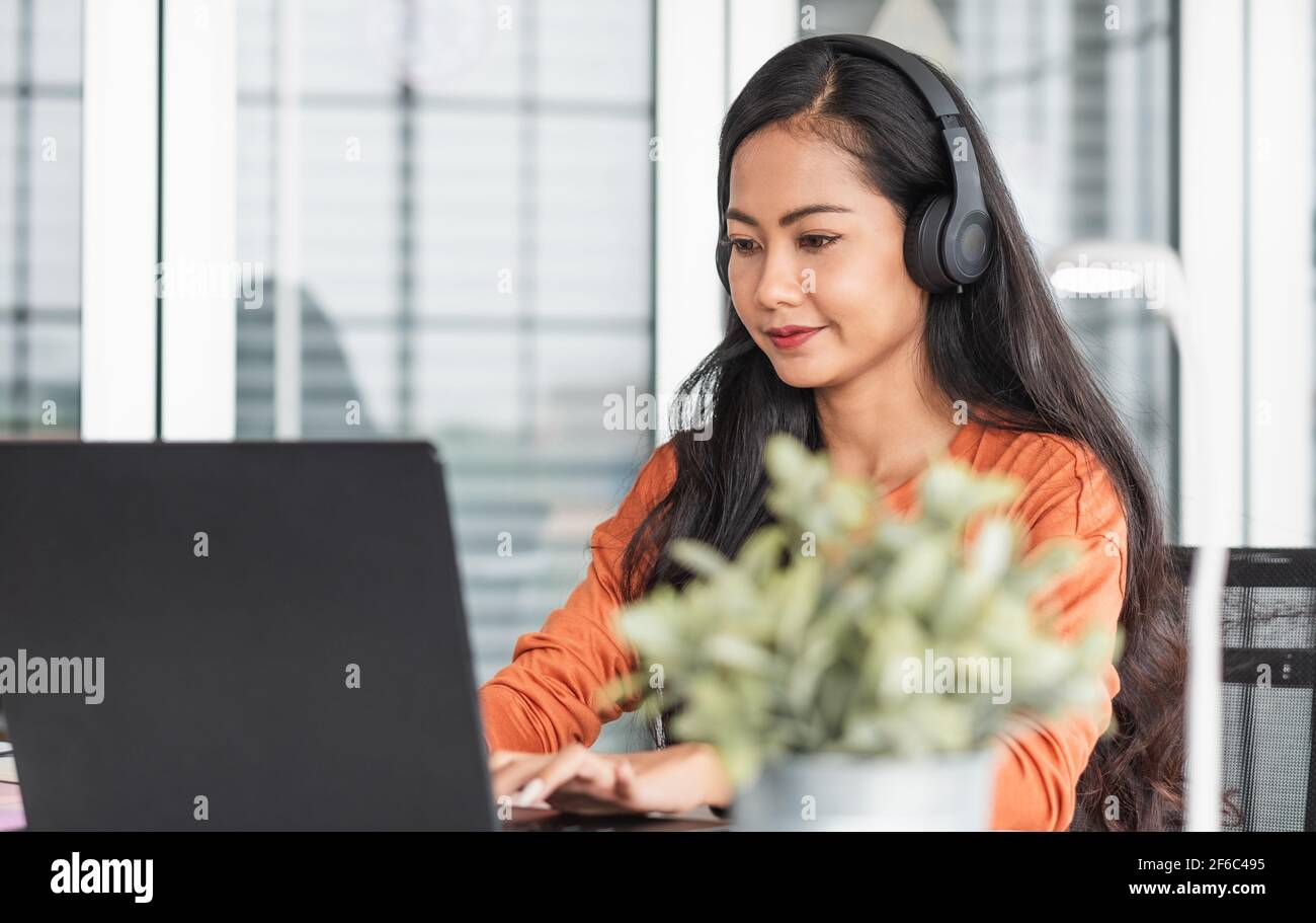 Asian content creator using hi-res stock photography and images - Alamy