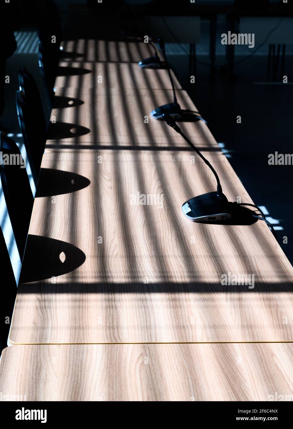 Wooden desks hi-res stock photography and images - Alamy