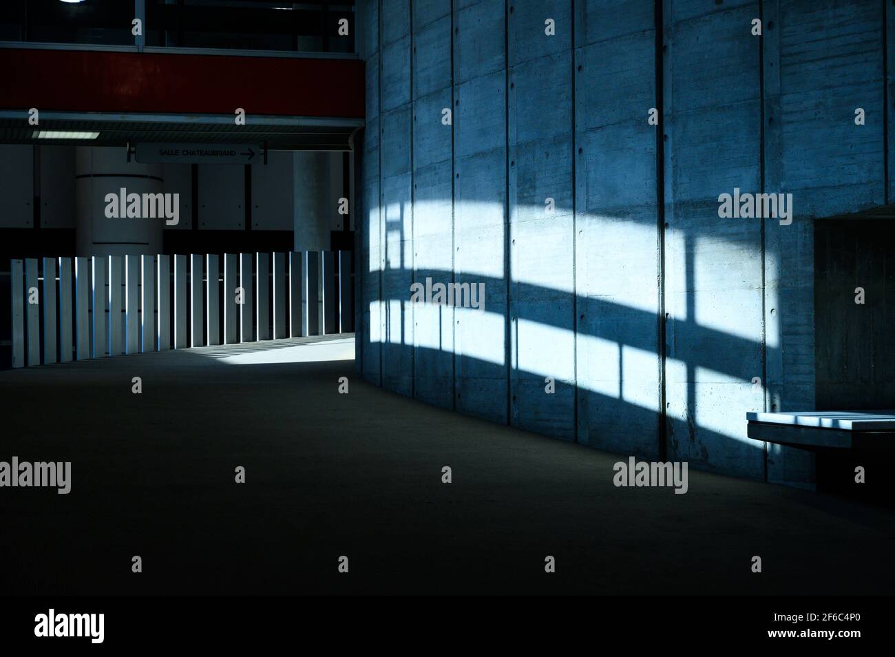 Light coming through the windows hi-res stock photography and images ...