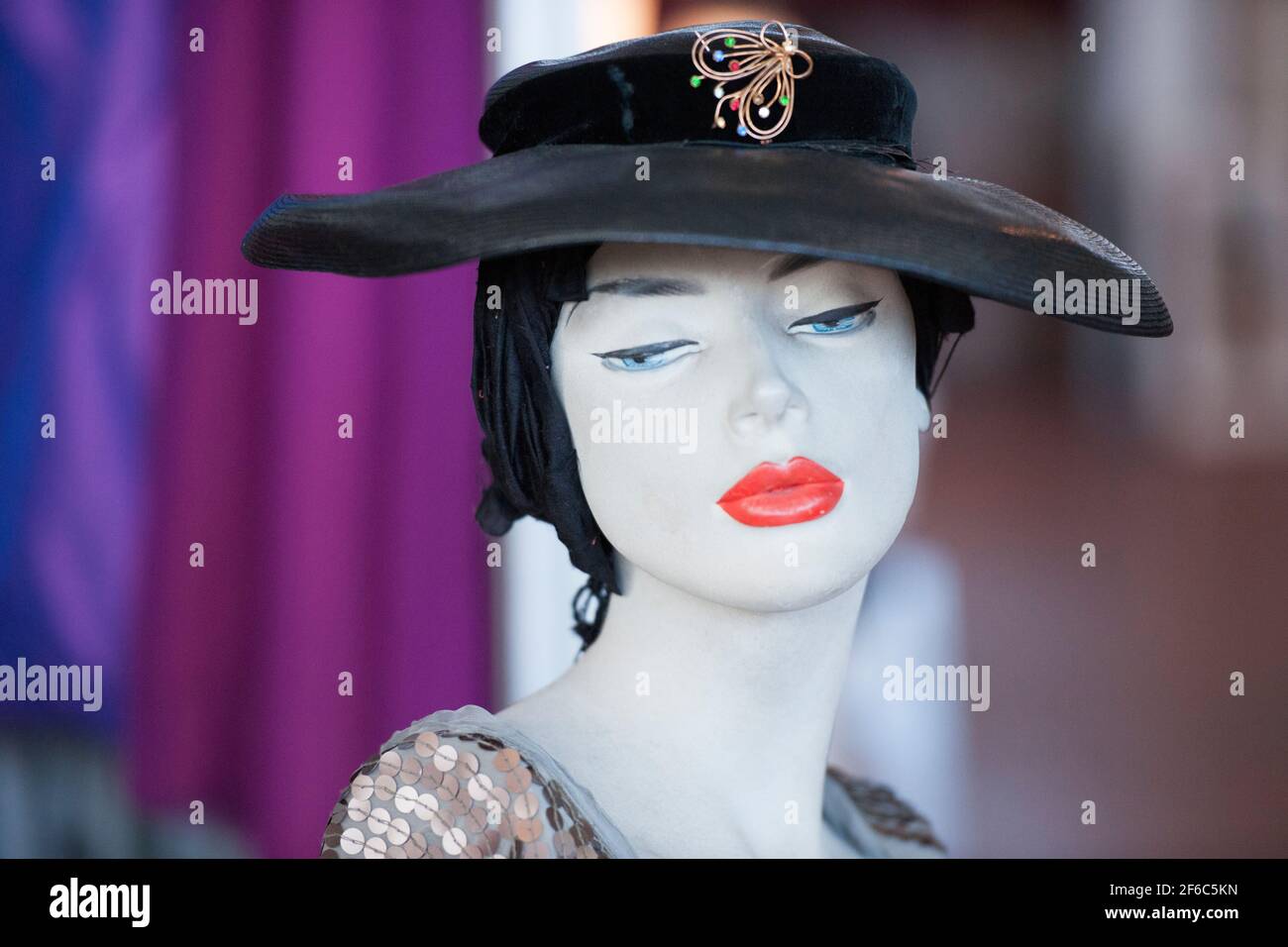 Vintage hat on mannequin hi-res stock photography and images - Alamy