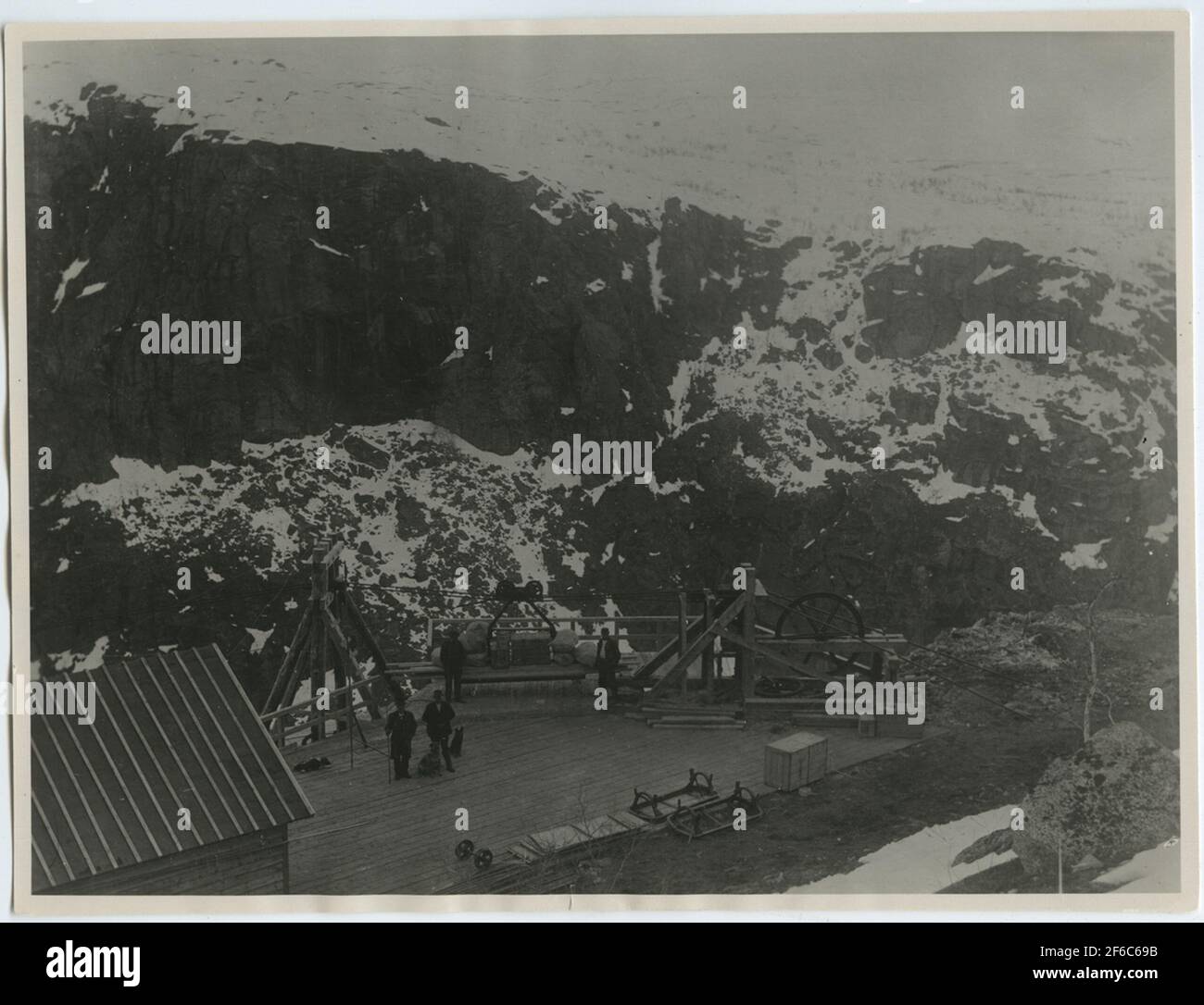 Cable car national border hi-res stock photography and images - Alamy