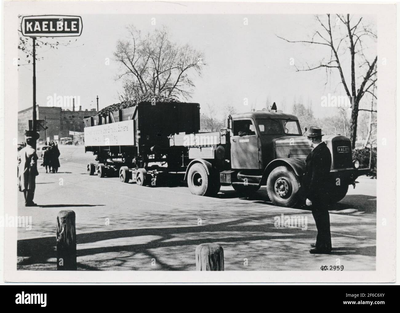 Heavily loaded wagon hi-res stock photography and images - Alamy