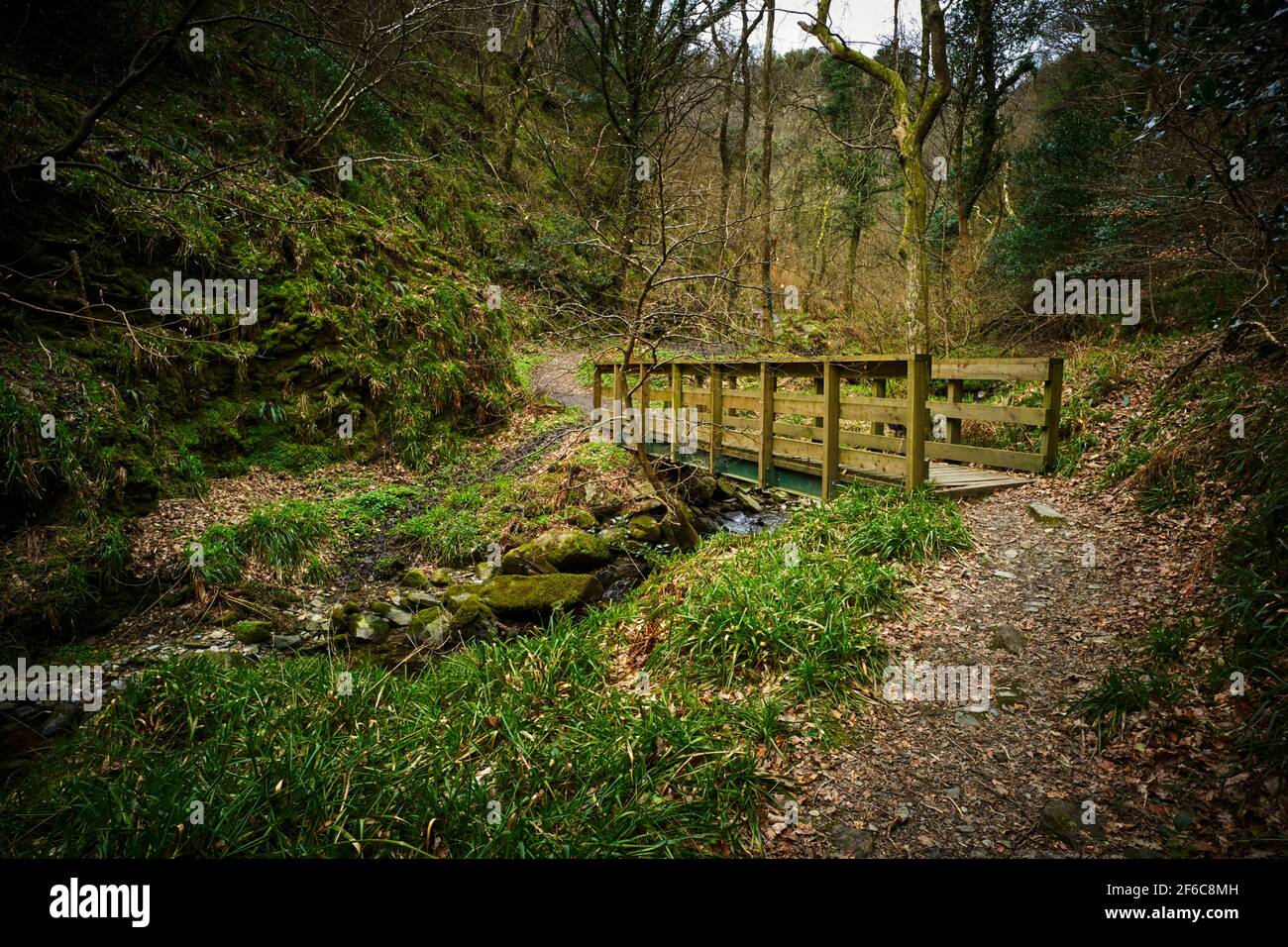 Footpath over bridge hi-res stock photography and images - Alamy