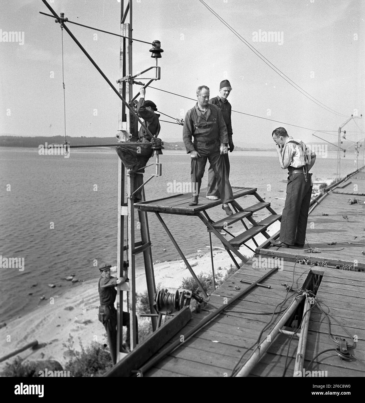 Electrification of the Angle Sundsvall line. Mounting work. Mounting ...