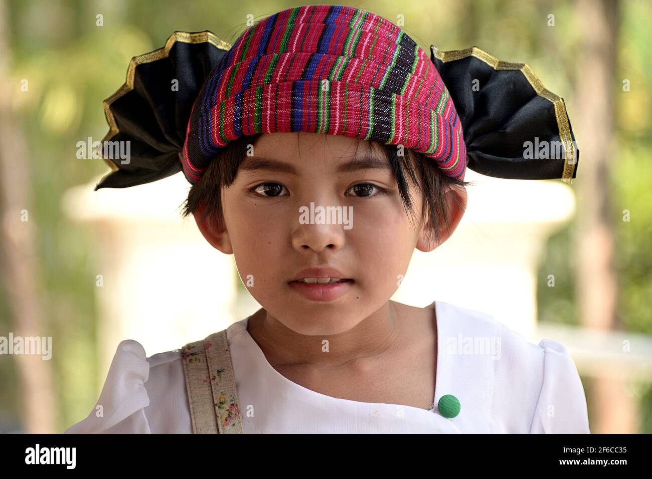 Etnic dress hi-res stock photography and images - Alamy