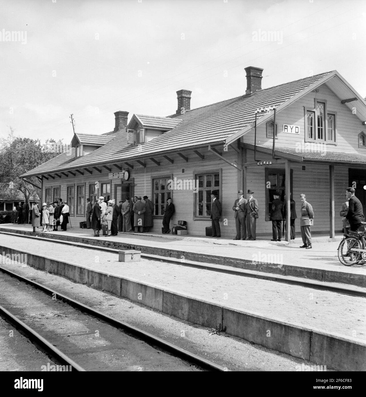 Traveling stands waiting for the platform. The station was laid down in ...