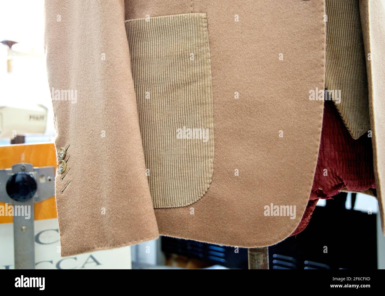 Tailor made people hi-res stock photography and images - Alamy