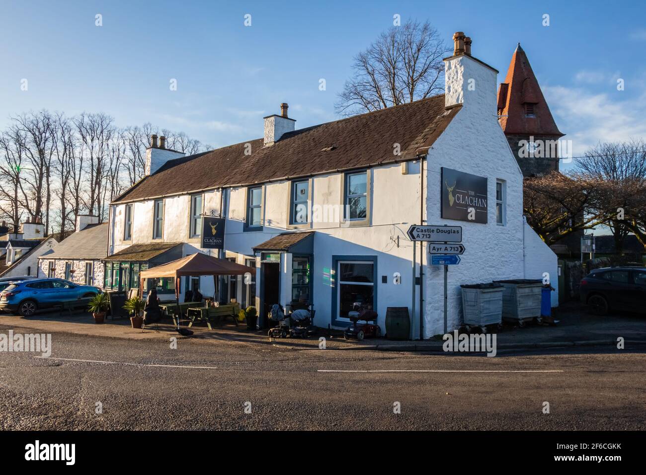 The clachan inn hi-res stock photography and images - Alamy
