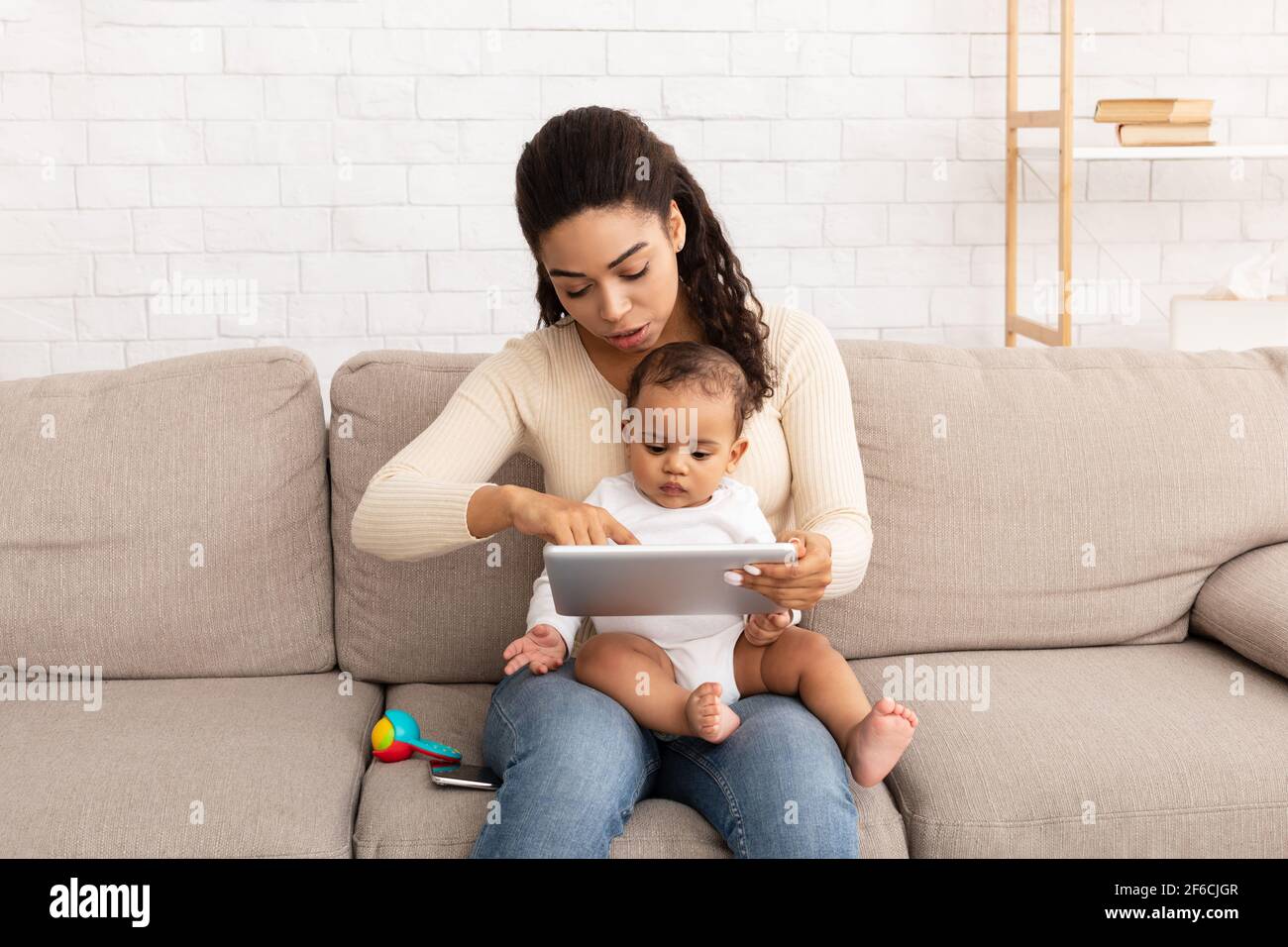 Mommy cartoons hi-res stock photography and images - Alamy