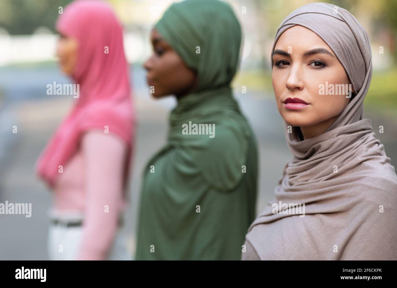 Group of arab women hi-res stock photography and images - Alamy