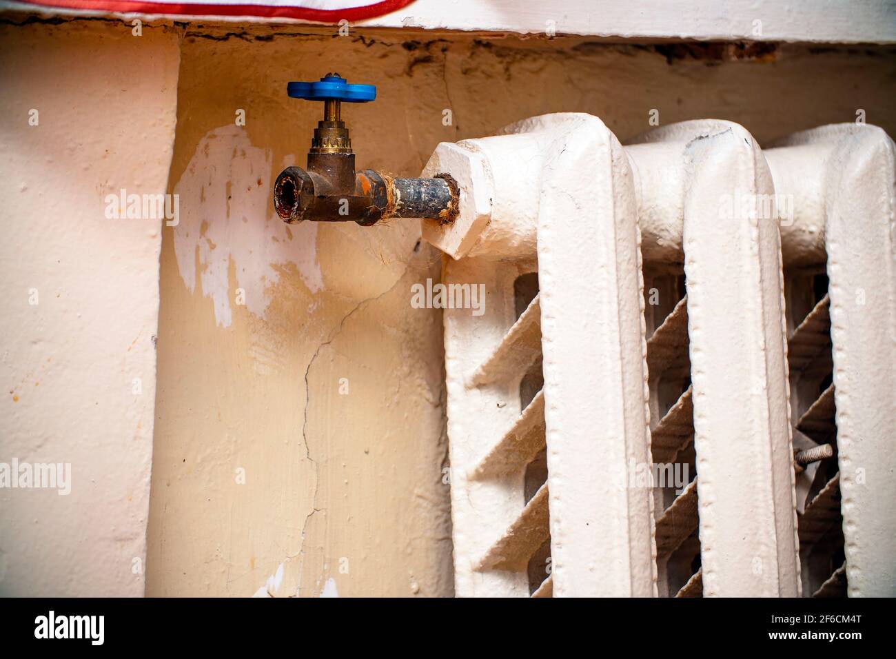 Cast iron old steam pipe hi-res stock photography and images - Alamy