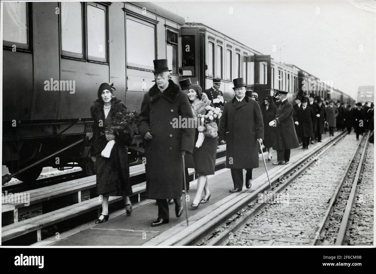 The royal leaves the inauguration train Stock Photo - Alamy