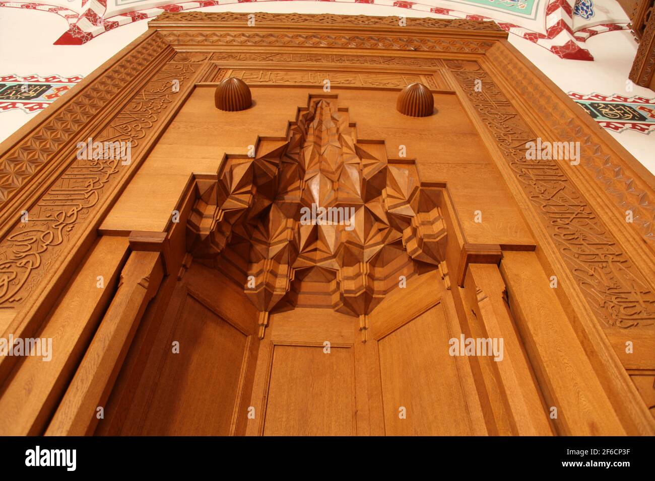 Handmade wood carved mosque mihrab Stock Photo - Alamy