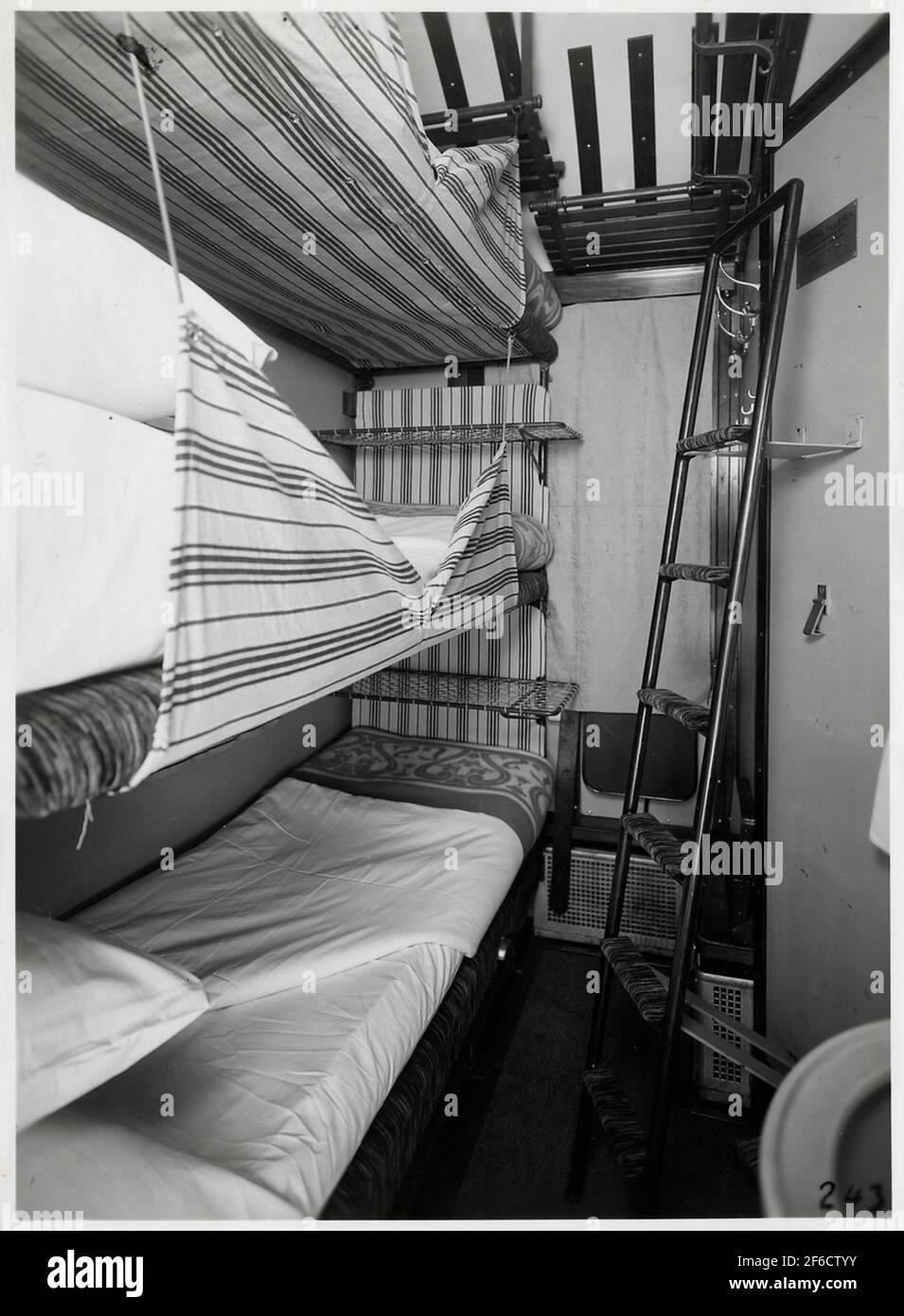 3rd class sleeping coupe SJ AC04. The state's railways Stock Photo - Alamy