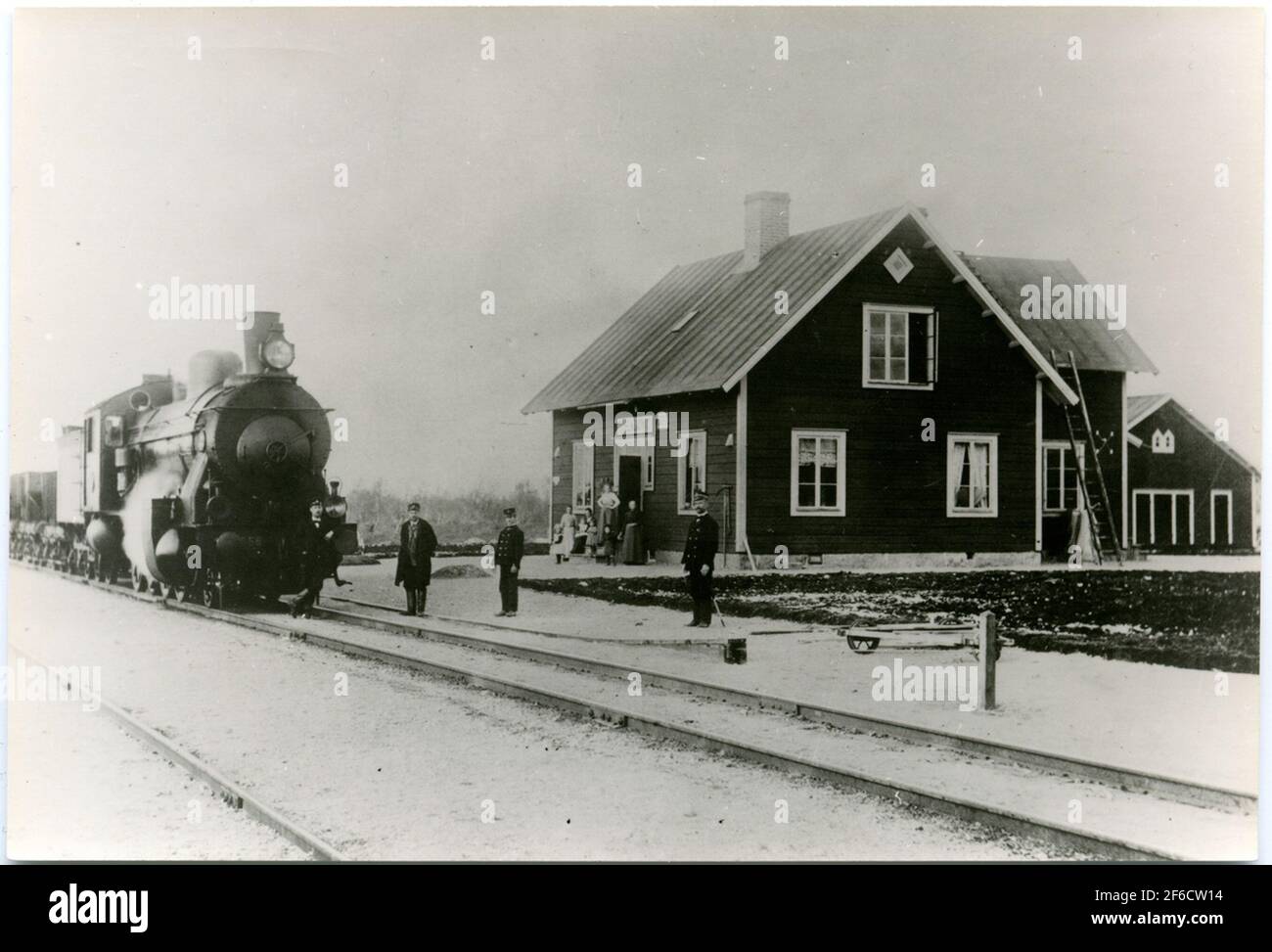 The state railways, SJ Ma 658 and train 667, at Rensjön station Stock ...