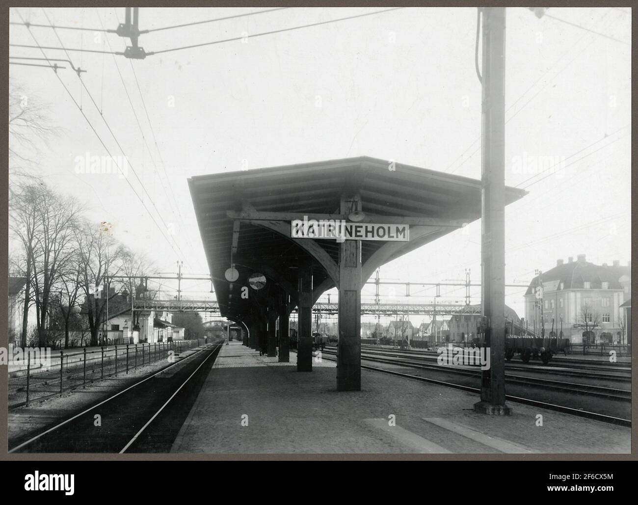Platform ceiling at Katrineholm station Stock Photo - Alamy