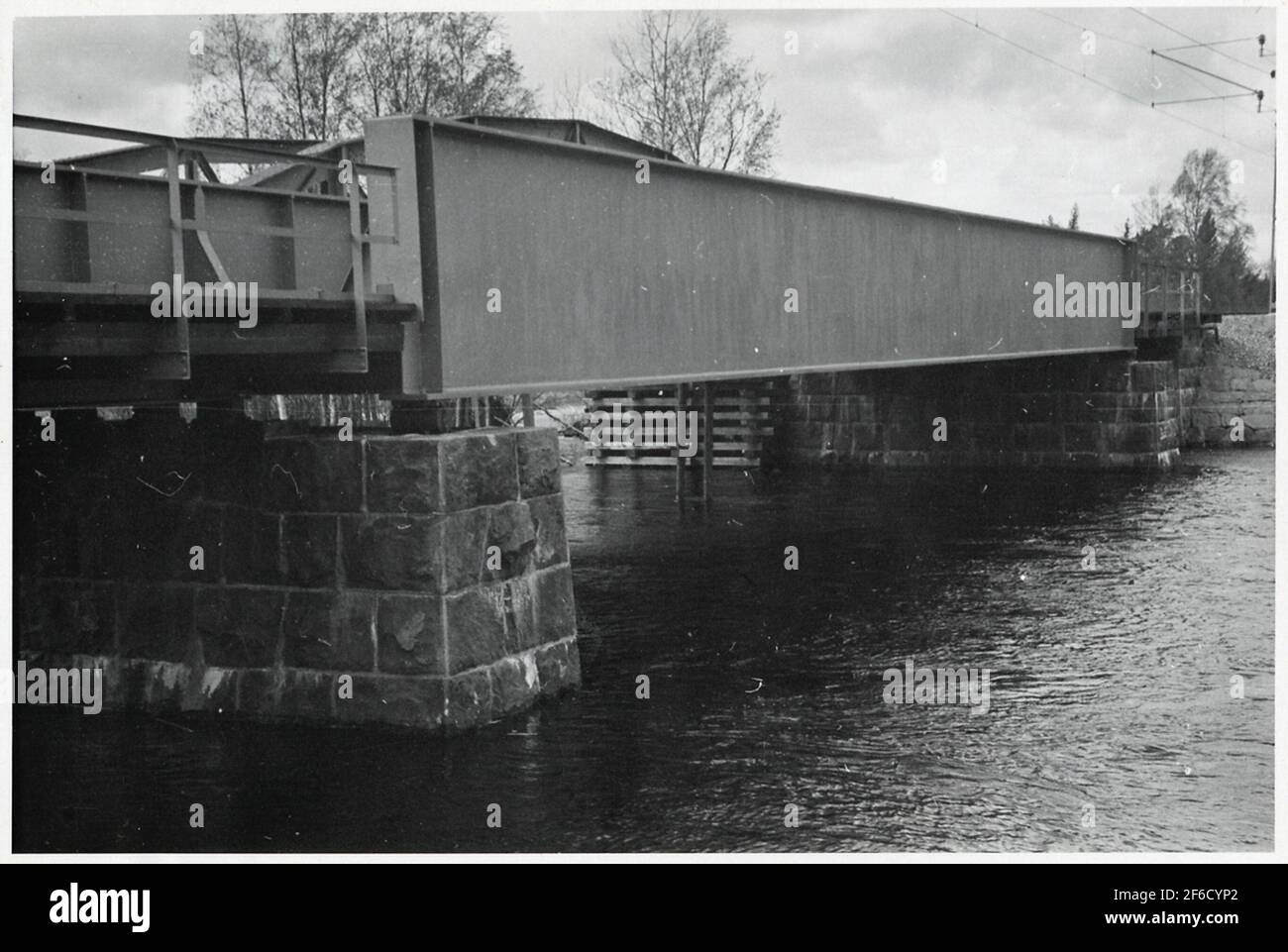 Bridge at burn saw the old bridge behind the new one Stock Photo - Alamy