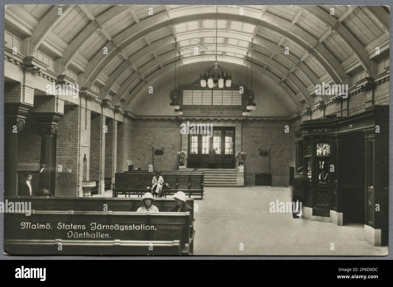 Malmo central station waiting room hi-res stock photography and images ...